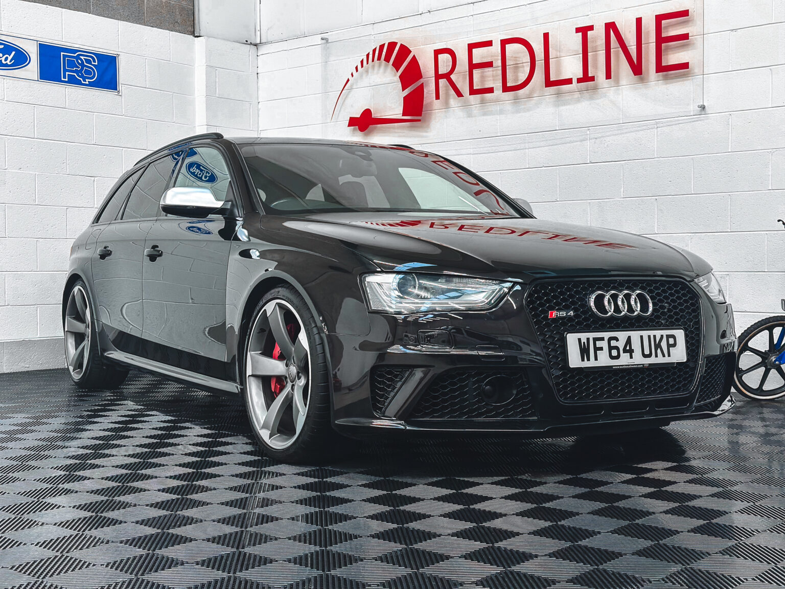 Audi RS4 Avant - Redline Competitions