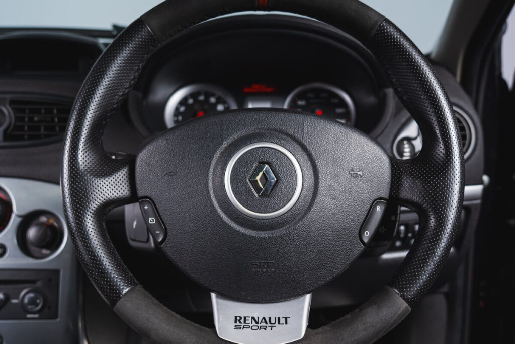 Win This 260bhp Renault Clio 197 'Meglio' - Redline Competitions