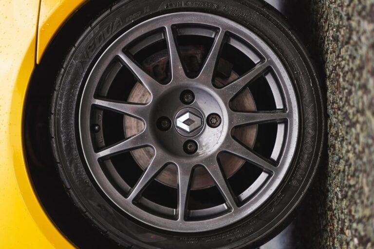 Win This Renault Clio 182 for just 4p! - Redline Competitions