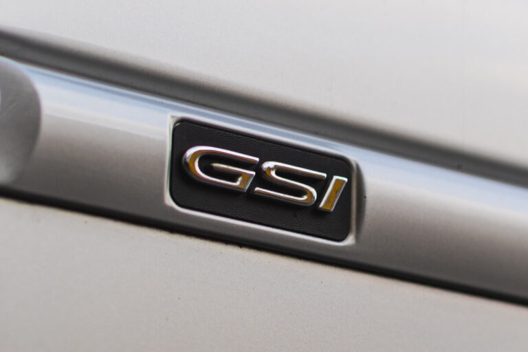 Win This Vauxhall Vectra GSI 2.6 v6 for just 2p! - Redline Competitions
